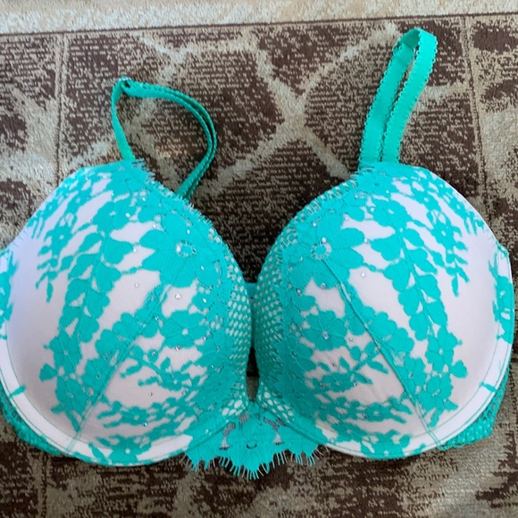 Victoria's Secret | Intimates & Sleepwear | Euc Victorias Secret 32dd ...